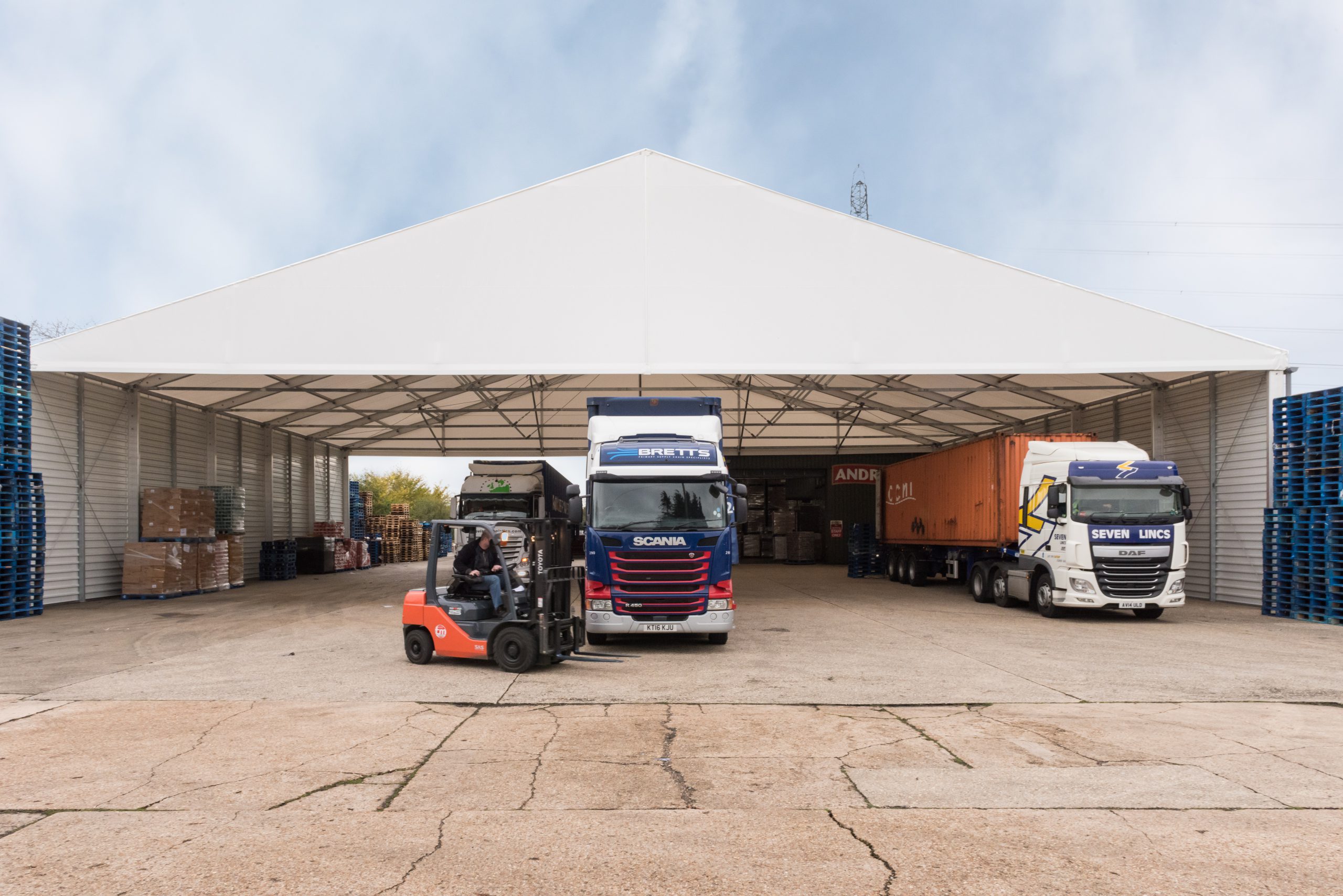 Warehouse Canopy for Logistics Company | HTS TENTIQ